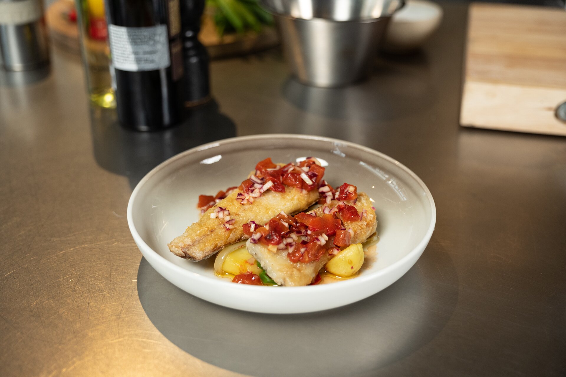 Norwegian Makayabu with vegetables and salsa | Seafood from Norway