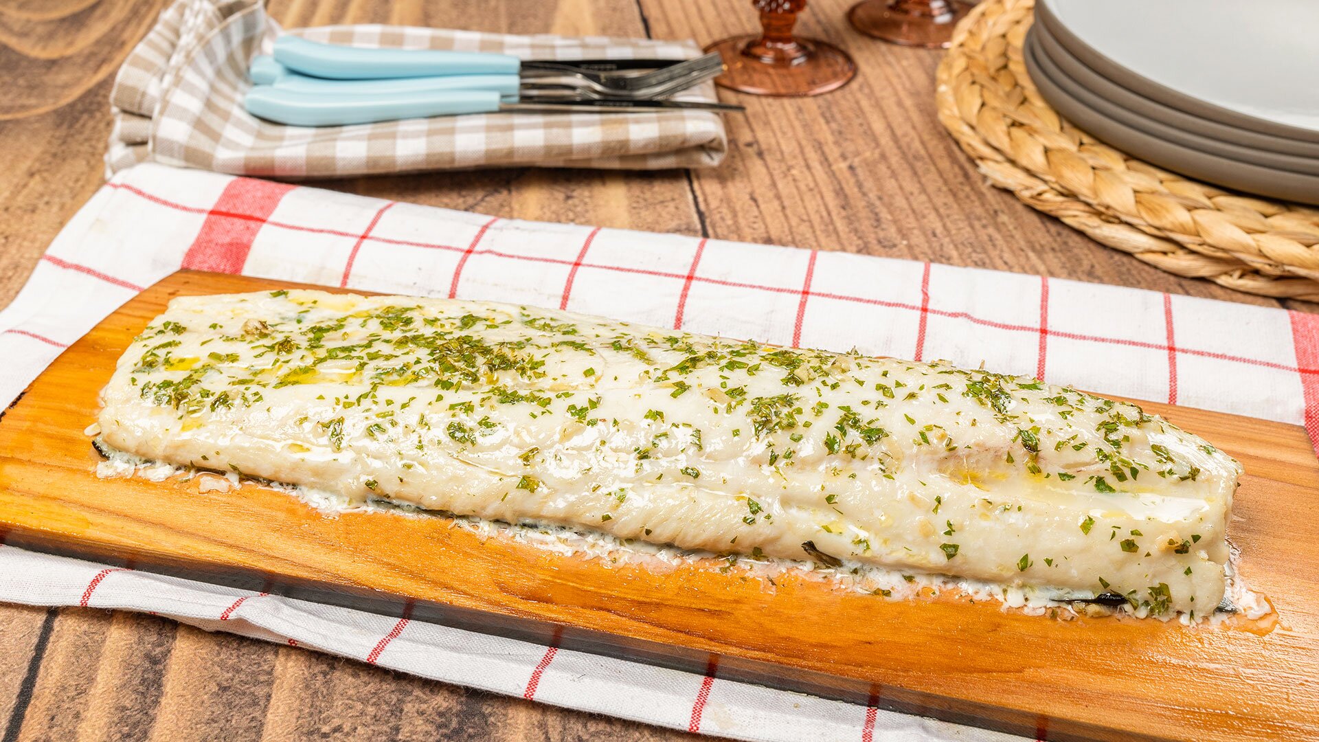 Recipe | Norwegian fresh cod on cedar plank in BBQ | Seafood from Norway